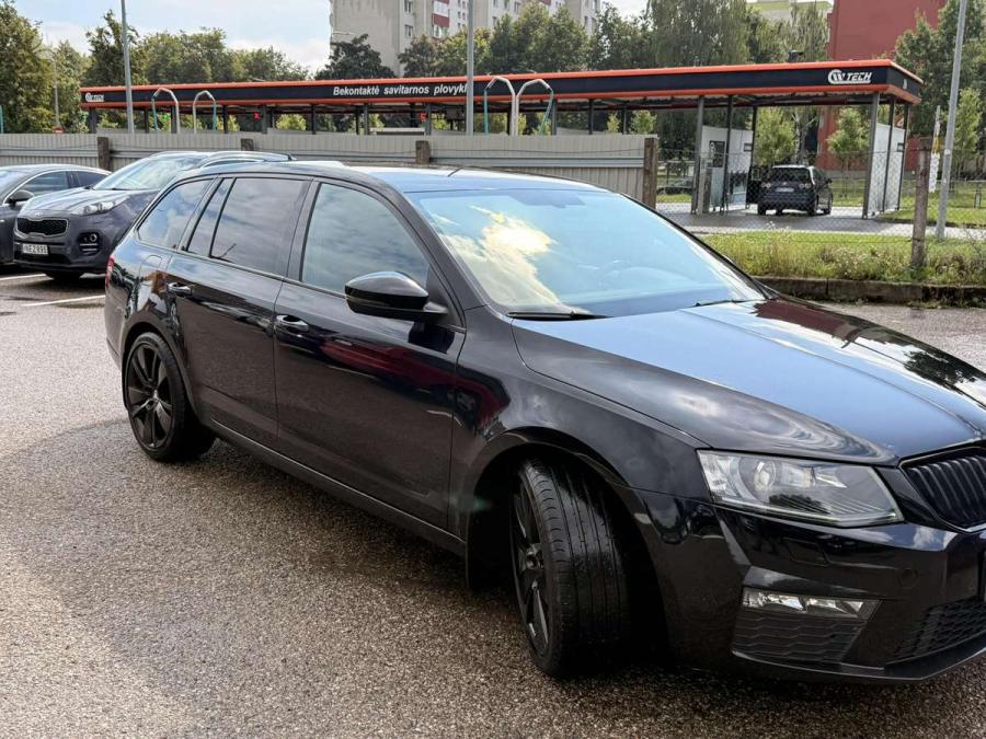 Black Skoda Octavia 2016 in Kaunas, with an engine capacity of 1.98 L and mileage of 121 thousand km for 15500 €, photo 4 on AUTOMOTO.COM.LV