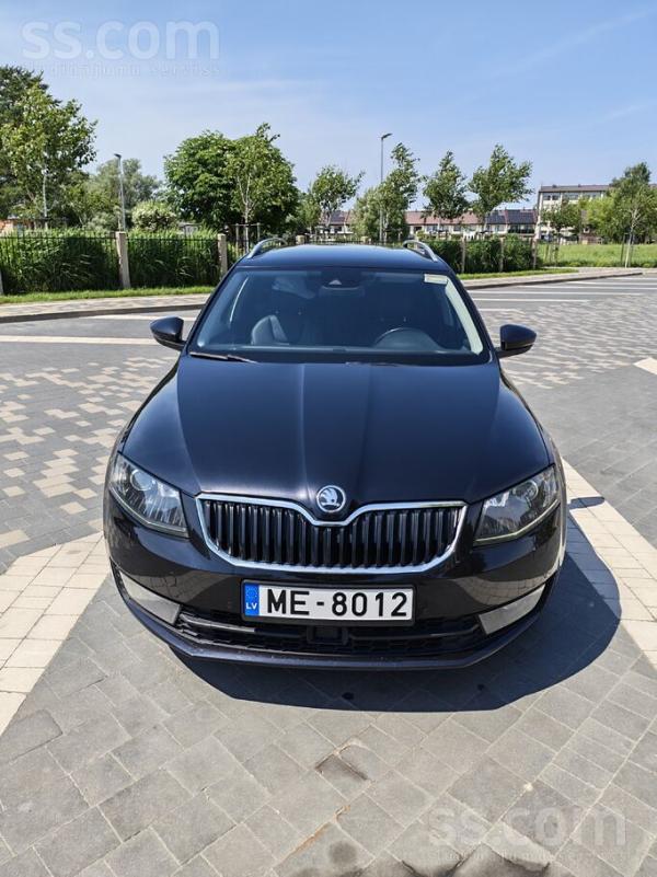 Black Skoda Octavia 2016 in Jelgava, with an engine capacity of 2.00 L and mileage of 292 thousand km for 8800 €, photo 3 on AUTOMOTO.COM.LV