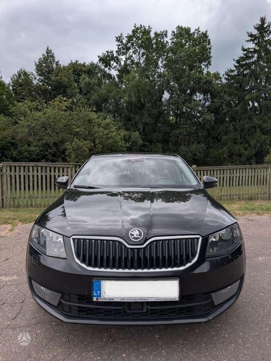 Black Skoda Octavia 2016 in Kaunas, with an engine capacity of 1.97 L and mileage of 301 thousand km for 6500 €, photo 3 on AUTOMOTO.COM.LV