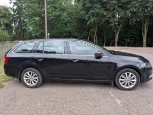 Black Skoda Octavia 2016 in Kaunas, with an engine capacity of 1.97 L and mileage of 301 thousand km for 6500 €, photo 4 on AUTOMOTO.COM.LV