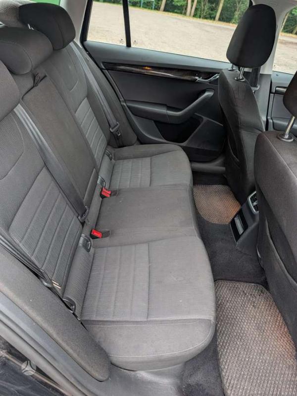 Melns Skoda Octavia 2016 Kauņa, ar dzinēja tilpumu 1.97 L un nobraukumu 301 tūkst. km par 6500 €, foto 8 vietnē AUTOMOTO.COM.LV
