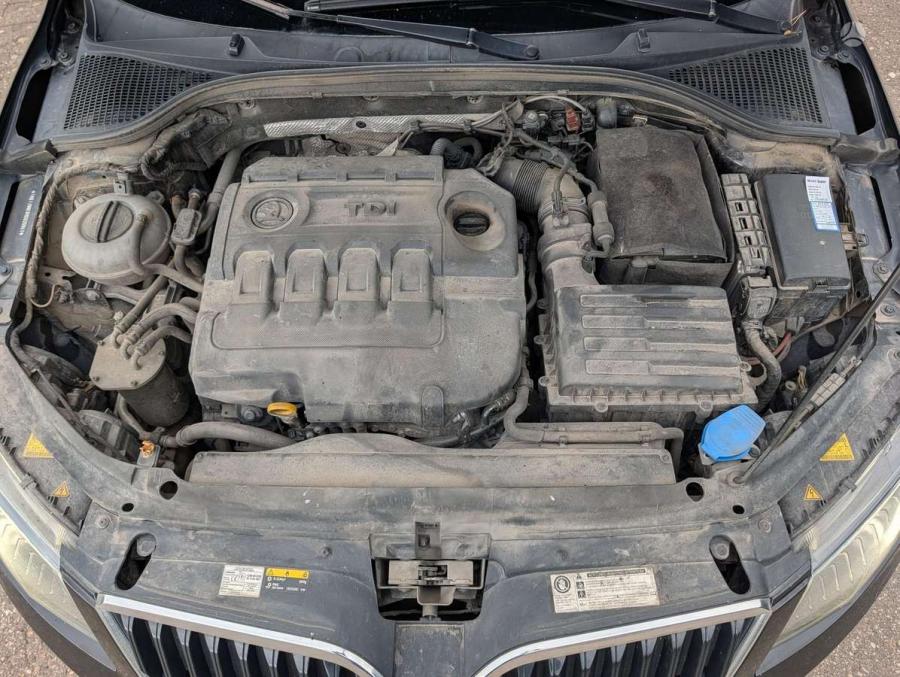 Black Skoda Octavia 2016 in Kaunas, with an engine capacity of 1.97 L and mileage of 301 thousand km for 6500 €, photo 14 on AUTOMOTO.COM.LV