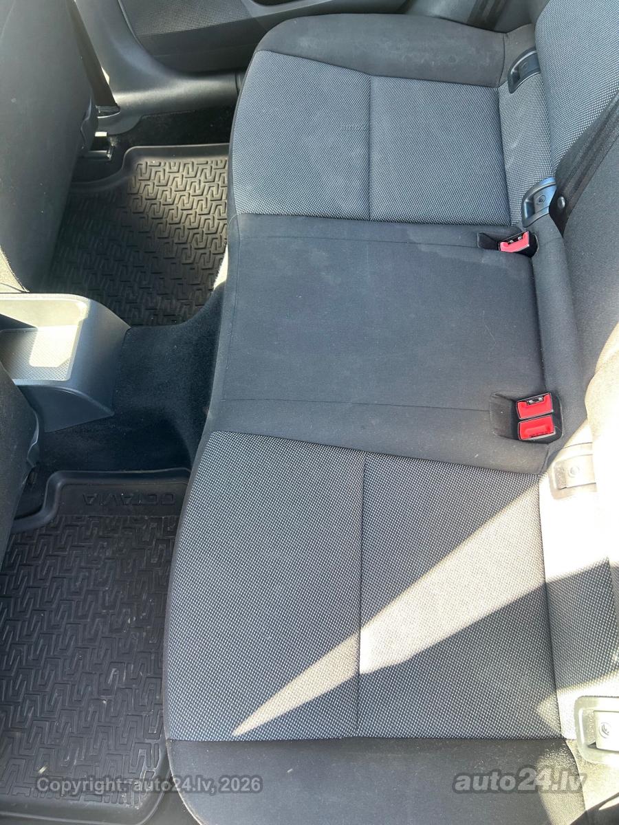 Melns Skoda Octavia 2016 Tallina, ar dzinēja tilpumu 1.00 L un nobraukumu 111 tūkst. km par 9000 €, foto 6 vietnē AUTOMOTO.COM.LV