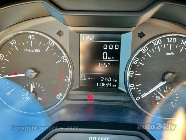 Melns Skoda Octavia 2016 Tallina, ar dzinēja tilpumu 1.00 L un nobraukumu 111 tūkst. km par 9000 €, foto 8 vietnē AUTOMOTO.COM.LV