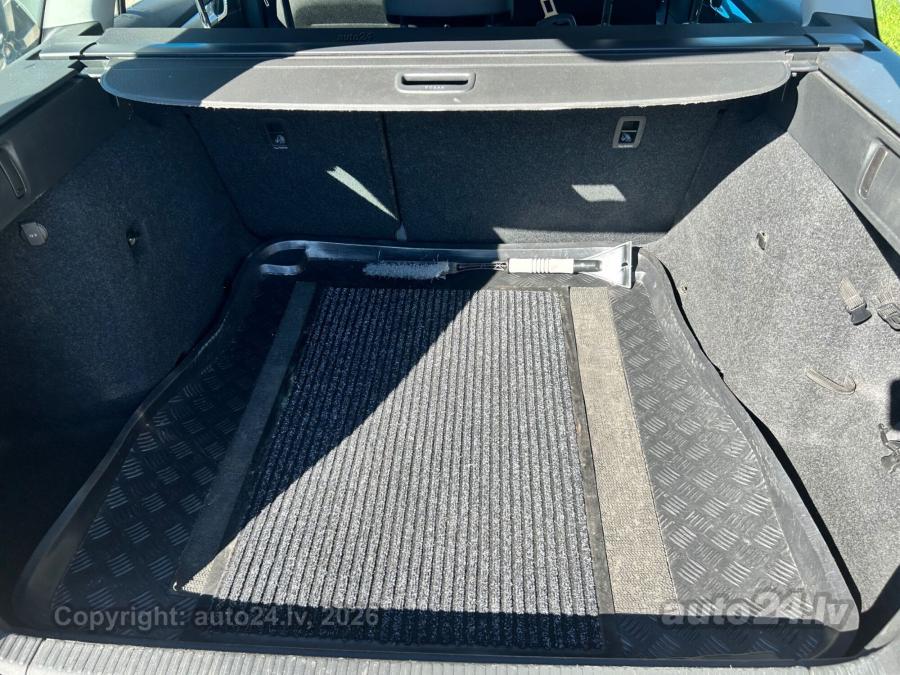 Melns Skoda Octavia 2016 Tallina, ar dzinēja tilpumu 1.00 L un nobraukumu 111 tūkst. km par 9000 €, foto 9 vietnē AUTOMOTO.COM.LV