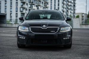 Black Skoda Octavia 2016 in Vilnius, with an engine capacity of 1.97 L and mileage of 289 thousand km for 8950 €, photo 3 on AUTOMOTO.COM.LV