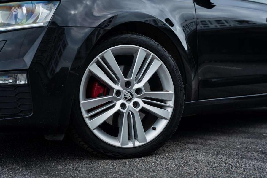 Black Skoda Octavia 2016 in Vilnius, with an engine capacity of 1.97 L and mileage of 289 thousand km for 8950 €, photo 8 on AUTOMOTO.COM.LV