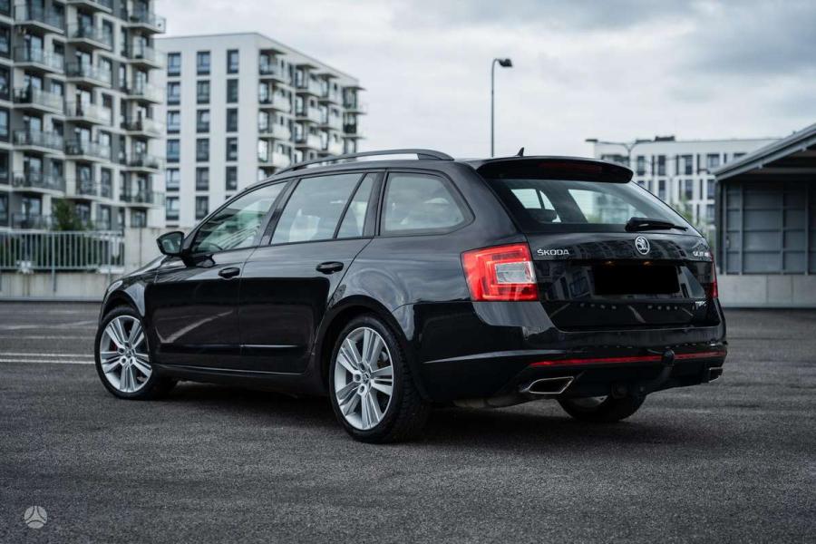 Black Skoda Octavia 2016 in Vilnius, with an engine capacity of 1.97 L and mileage of 289 thousand km for 8950 €, photo 13 on AUTOMOTO.COM.LV