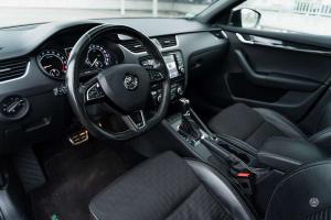 Black Skoda Octavia 2016 in Vilnius, with an engine capacity of 1.97 L and mileage of 289 thousand km for 8950 €, photo 27 on AUTOMOTO.COM.LV