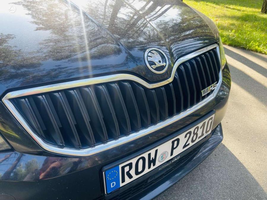 Black Skoda Octavia 2016 in Vilnius, with an engine capacity of 1.97 L and mileage of 291 thousand km for 8900 €, photo 18 on AUTOMOTO.COM.LV