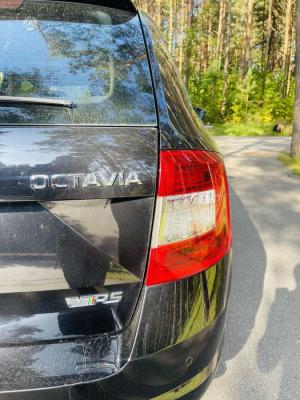 Black Skoda Octavia 2016 in Vilnius, with an engine capacity of 1.97 L and mileage of 291 thousand km for 8900 €, photo 23 on AUTOMOTO.COM.LV
