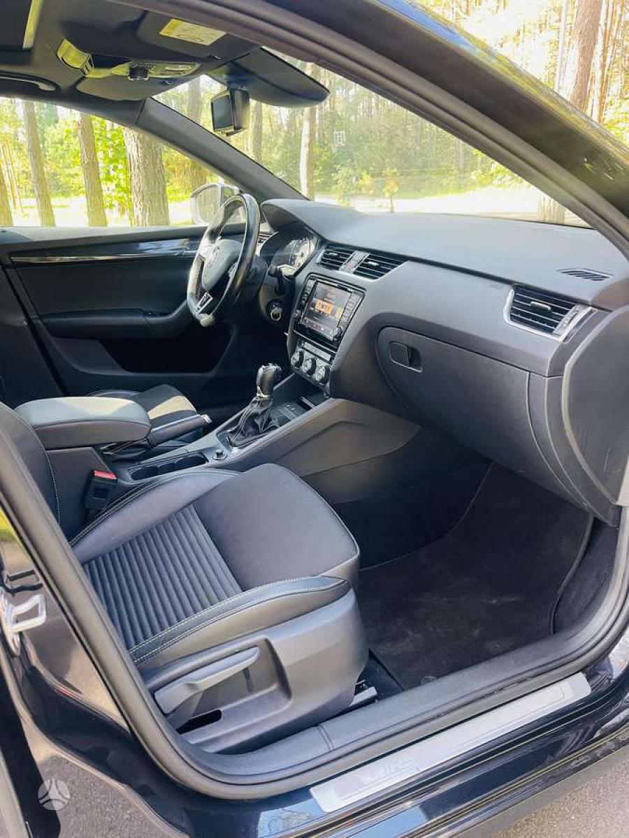 Black Skoda Octavia 2016 in Vilnius, with an engine capacity of 1.97 L and mileage of 291 thousand km for 8900 €, photo 30 on AUTOMOTO.COM.LV