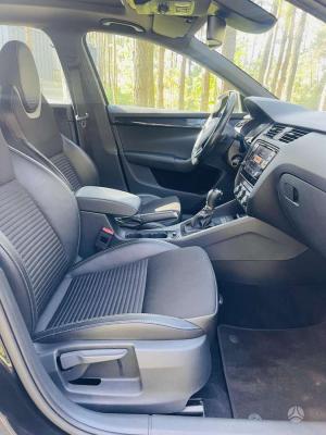 Black Skoda Octavia 2016 in Vilnius, with an engine capacity of 1.97 L and mileage of 291 thousand km for 8900 €, photo 32 on AUTOMOTO.COM.LV