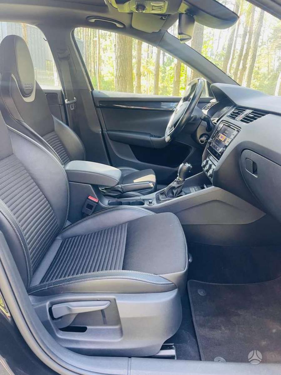 Black Skoda Octavia 2016 in Vilnius, with an engine capacity of 1.97 L and mileage of 291 thousand km for 8900 €, photo 32 on AUTOMOTO.COM.LV