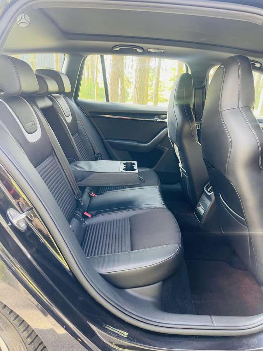 Black Skoda Octavia 2016 in Vilnius, with an engine capacity of 1.97 L and mileage of 291 thousand km for 8900 €, photo 35 on AUTOMOTO.COM.LV