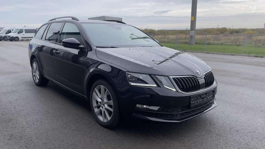 Black Skoda Octavia 2017 in Mazeikiai, with an engine capacity of 1.97 L and mileage of 255 thousand km for 10300 €, photo 2 on AUTOMOTO.COM.LV