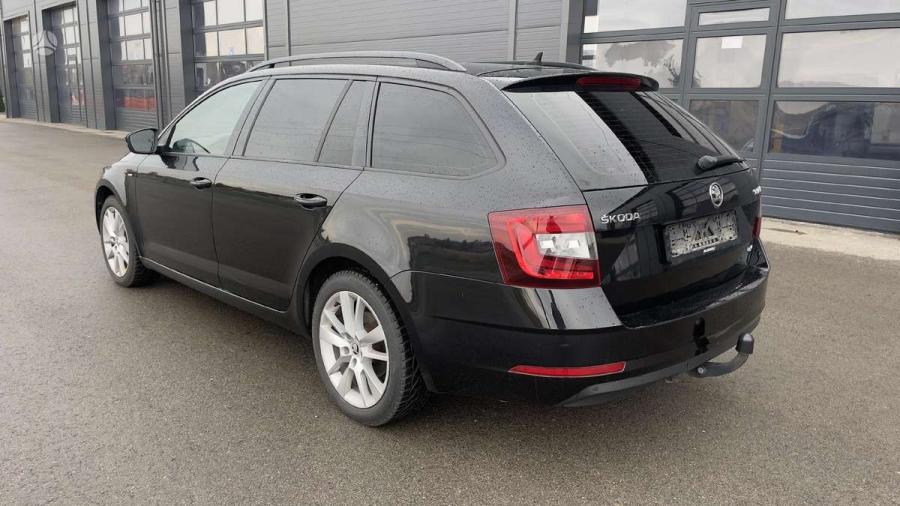 Black Skoda Octavia 2017 in Mazeikiai, with an engine capacity of 1.97 L and mileage of 255 thousand km for 10300 €, photo 3 on AUTOMOTO.COM.LV