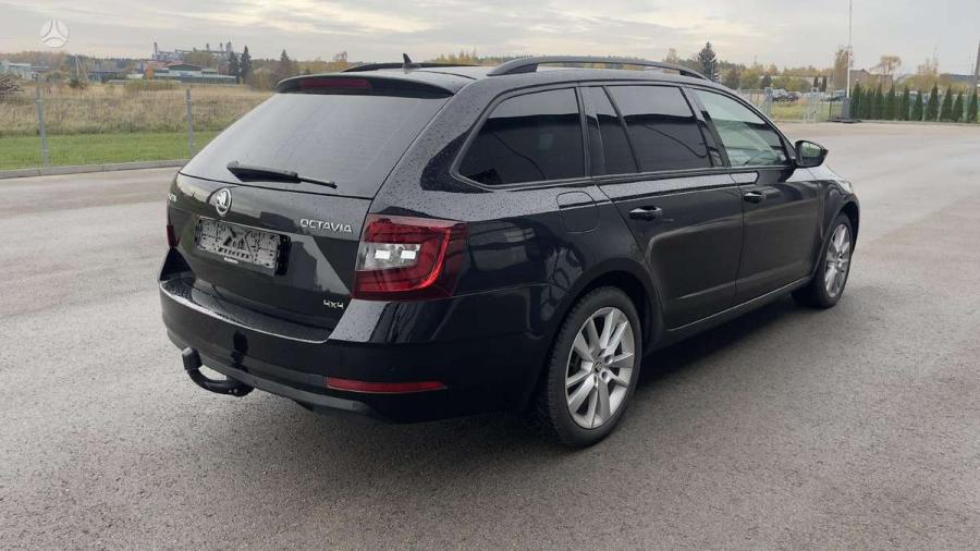 Black Skoda Octavia 2017 in Mazeikiai, with an engine capacity of 1.97 L and mileage of 255 thousand km for 10300 €, photo 4 on AUTOMOTO.COM.LV