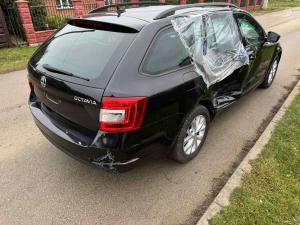Black Skoda Octavia 2017 in Pakruojis, with an engine capacity of 1.20 L and mileage of 61 thousand km for 5700 €, photo 4 on AUTOMOTO.COM.LV