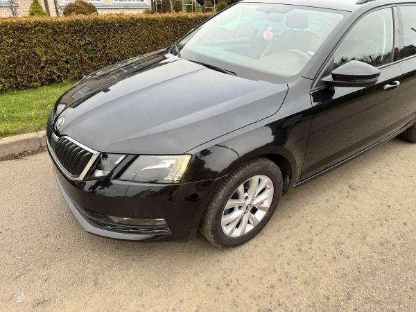 Black Skoda Octavia 2017 in Pakruojis, with an engine capacity of 1.20 L and mileage of 61 thousand km for 5700 €, photo 8 on AUTOMOTO.COM.LV