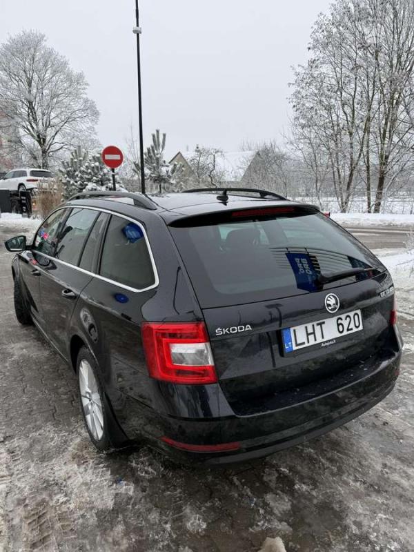 Black Skoda Octavia 2017 in Vilnius, with an engine capacity of 1.60 L and mileage of 191 thousand km for 10500 €, photo 3 on AUTOMOTO.COM.LV