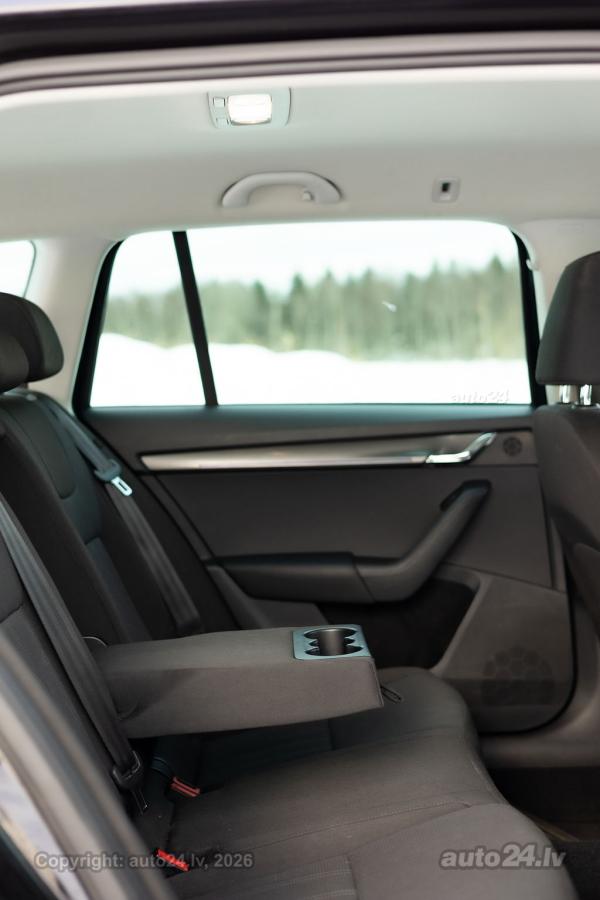 Black Skoda Octavia 2017 in Tallinn, with an engine capacity of 1.80 L and mileage of 207 thousand km for 12299 €, photo 11 on AUTOMOTO.COM.LV
