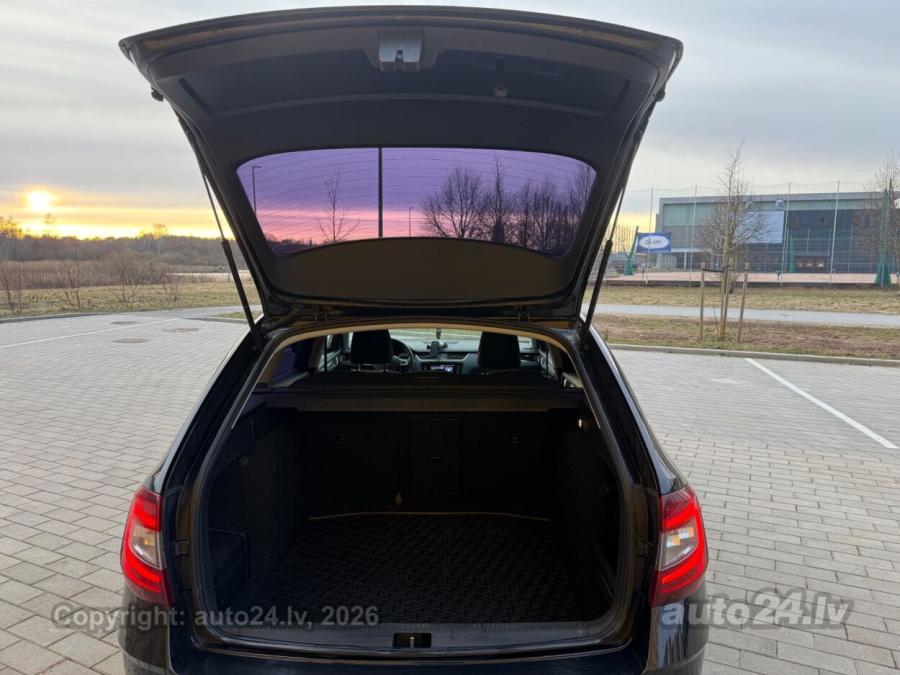 Black Skoda Octavia 2017 in Tartu, with an engine capacity of 1.80 L and mileage of 212 thousand km for 10600 €, photo 7 on AUTOMOTO.COM.LV