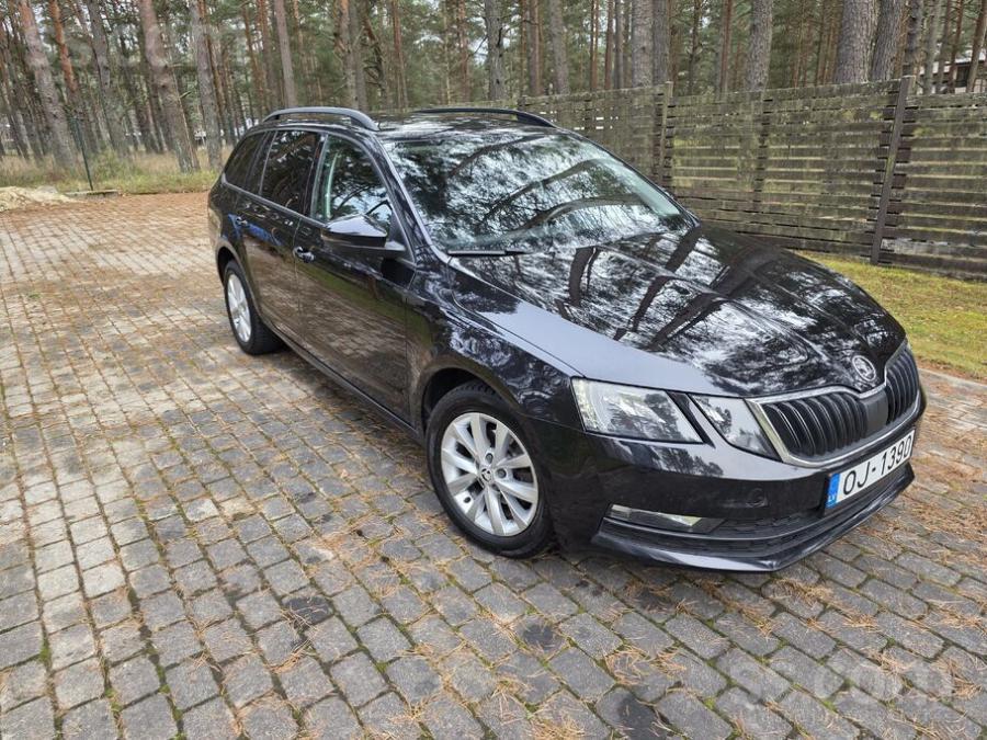 Melns Skoda Octavia 2017 Rīga, ar dzinēja tilpumu 1.60 L un nobraukumu 199 tūkst. km par 8200 €, foto 3 vietnē AUTOMOTO.COM.LV