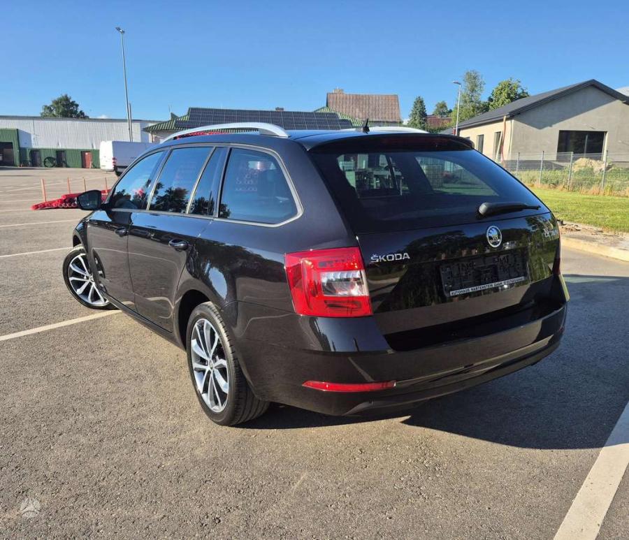 Melns Skoda Octavia 2017 Raseiniai, ar dzinēja tilpumu 2.00 L un nobraukumu 242 tūkst. km par 8500 €, foto 3 vietnē AUTOMOTO.COM.LV