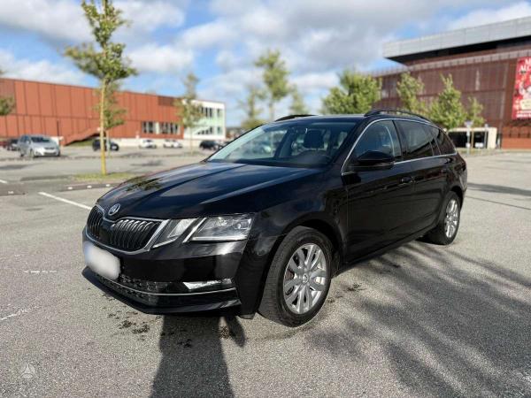 Black Skoda Octavia 2017 in Raseiniai, with an engine capacity of 1.97 L and mileage of 228 thousand km for 8500 €, photo 3 on AUTOMOTO.COM.LV
