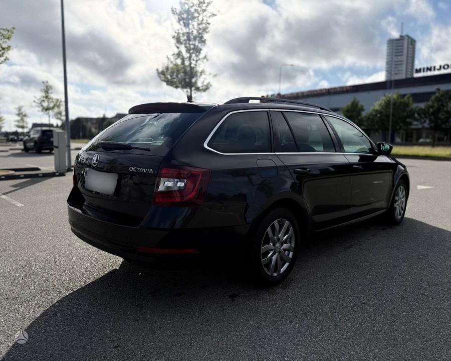 Melns Skoda Octavia 2017 Raseiniai, ar dzinēja tilpumu 1.97 L un nobraukumu 228 tūkst. km par 8500 €, foto 9 vietnē AUTOMOTO.COM.LV