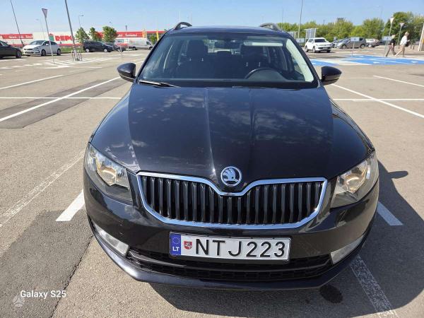 Black Skoda Octavia 2017 in Klaipeda, with an engine capacity of 1.60 L and mileage of 138 thousand km for 9650 €, photo 5 on AUTOMOTO.COM.LV