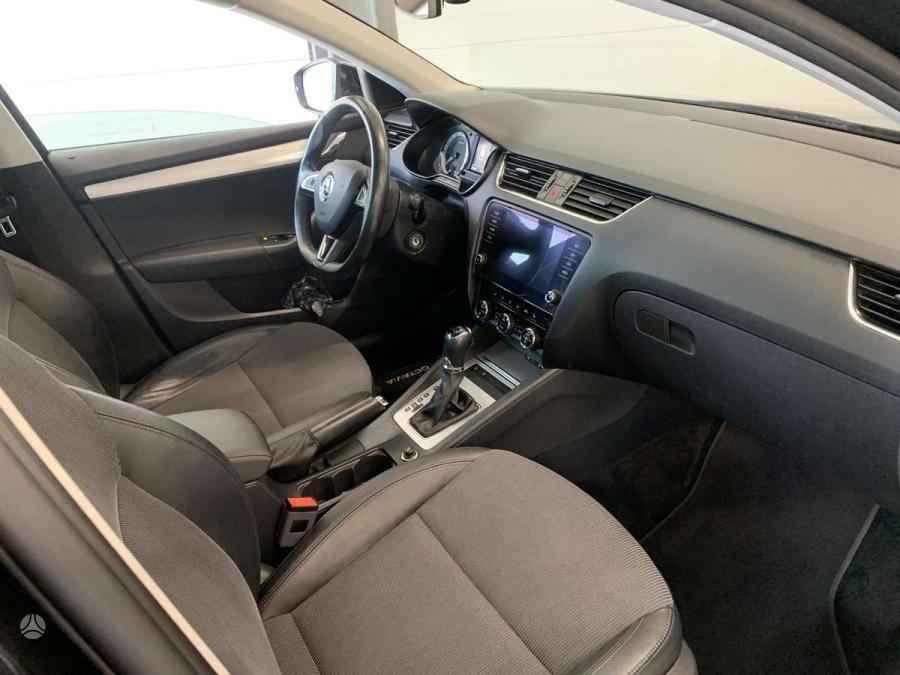Black Skoda Octavia 2017 in Kaunas, with an engine capacity of 1.60 L and mileage of 278 thousand km for 7500 €, photo 7 on AUTOMOTO.COM.LV
