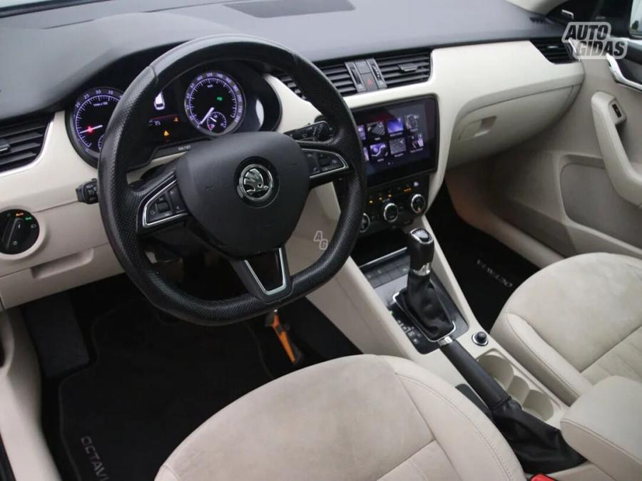 Black Skoda Octavia 2017 in Vilnius, with an engine capacity of 2.00 L and mileage of 236 thousand km for 10699 €, photo 17 on AUTOMOTO.COM.LV