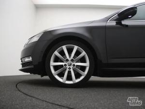 Black Skoda Octavia 2017 in Vilnius, with an engine capacity of 2.00 L and mileage of 236 thousand km for 10699 €, photo 29 on AUTOMOTO.COM.LV