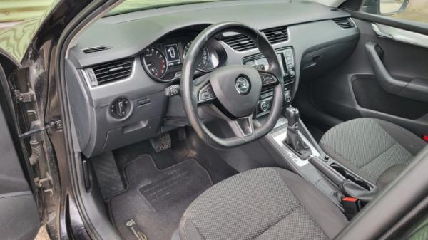 Melns Skoda Octavia 2017 Rīga, ar dzinēja tilpumu 1.60 L un nobraukumu 208 tūkst. km par 7990 €, foto 3 vietnē AUTOMOTO.COM.LV