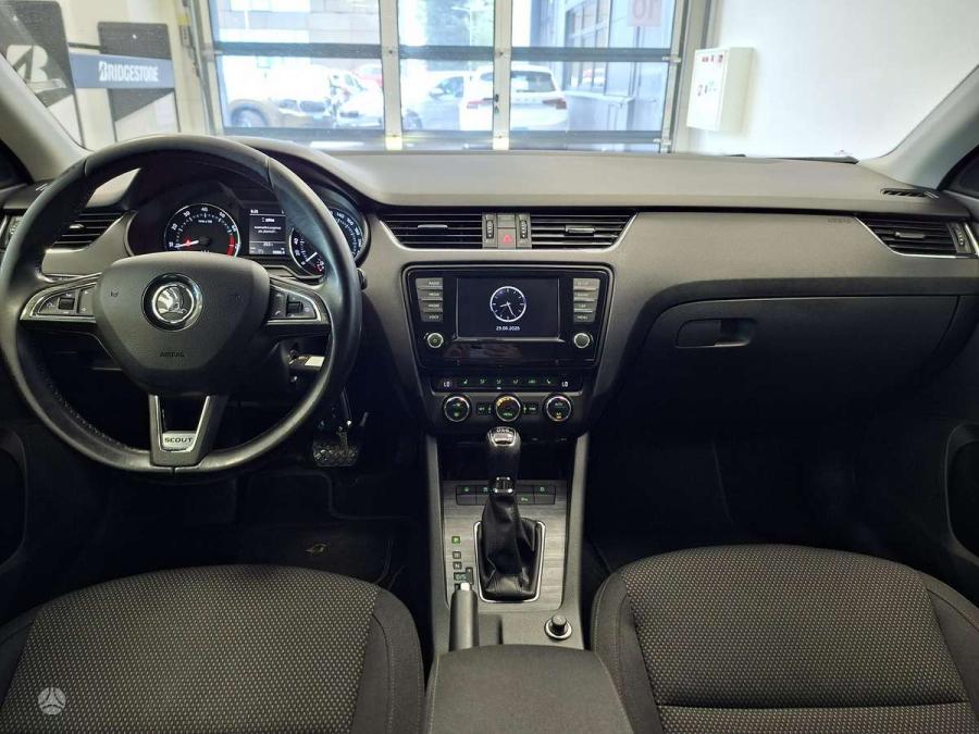 Melns Skoda Octavia 2017 Kauņa, ar dzinēja tilpumu 1.80 L un nobraukumu 292 tūkst. km par 9800 €, foto 13 vietnē AUTOMOTO.COM.LV