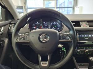 Melns Skoda Octavia 2017 Kauņa, ar dzinēja tilpumu 1.80 L un nobraukumu 292 tūkst. km par 9800 €, foto 14 vietnē AUTOMOTO.COM.LV
