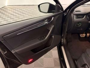 Melns Skoda Octavia 2017 Marijampole, ar dzinēja tilpumu 1.97 L un nobraukumu 195 tūkst. km par 13500 €, foto 9 vietnē AUTOMOTO.COM.LV