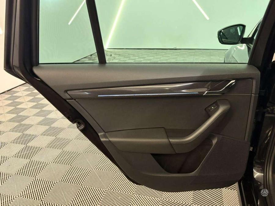 Melns Skoda Octavia 2017 Marijampole, ar dzinēja tilpumu 1.97 L un nobraukumu 195 tūkst. km par 13500 €, foto 36 vietnē AUTOMOTO.COM.LV