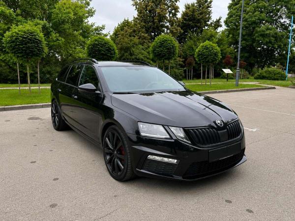 Black Skoda Octavia 2017 in Taurage, with an engine capacity of 1.97 L and mileage of 264 thousand km for 11200 €, photo 5 on AUTOMOTO.COM.LV