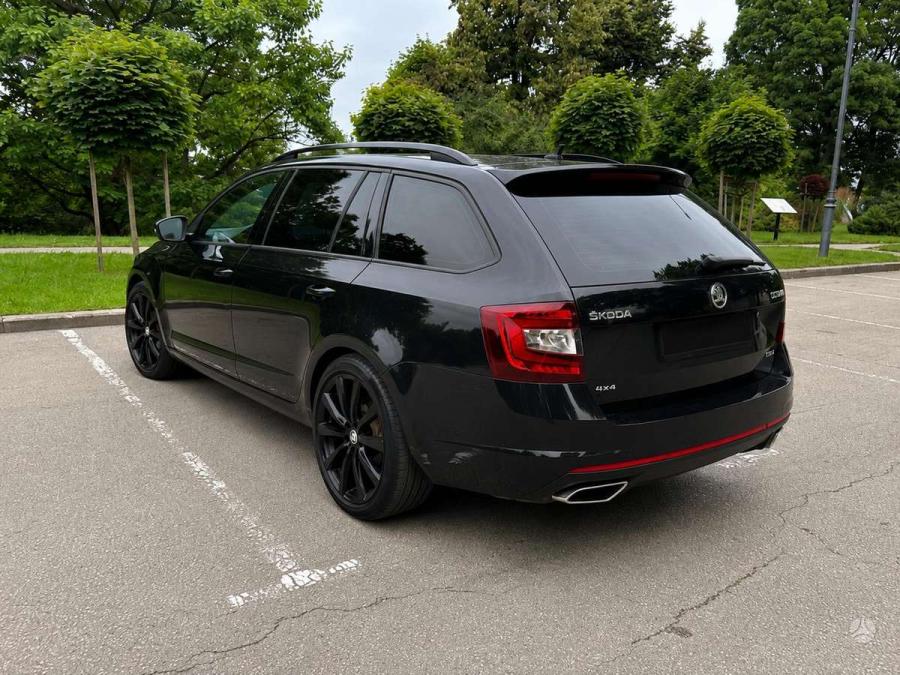 Black Skoda Octavia 2017 in Taurage, with an engine capacity of 1.97 L and mileage of 264 thousand km for 11200 €, photo 10 on AUTOMOTO.COM.LV
