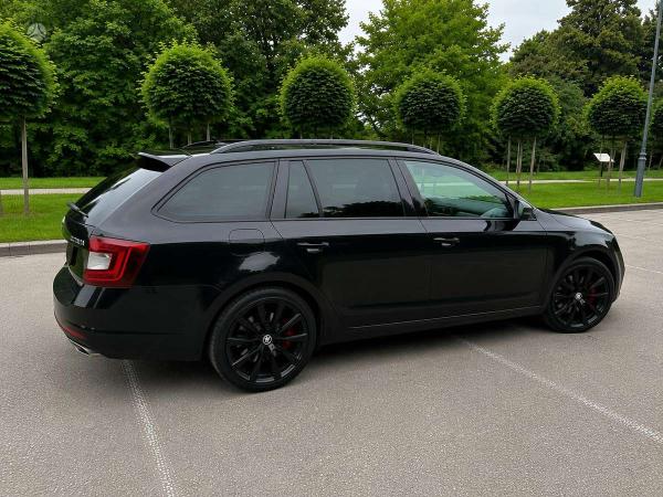 Black Skoda Octavia 2017 in Taurage, with an engine capacity of 1.97 L and mileage of 264 thousand km for 11200 €, photo 10 on AUTOMOTO.COM.LV