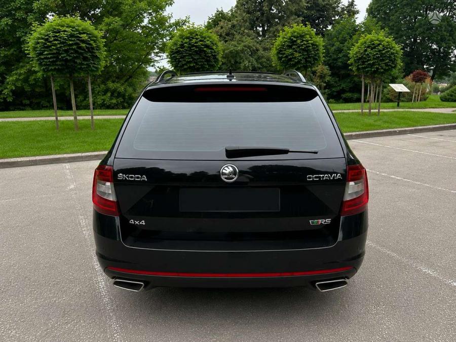 Black Skoda Octavia 2017 in Taurage, with an engine capacity of 1.97 L and mileage of 264 thousand km for 11200 €, photo 13 on AUTOMOTO.COM.LV