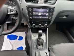 Black Skoda Octavia 2017 in Taurage, with an engine capacity of 1.97 L and mileage of 264 thousand km for 11200 €, photo 18 on AUTOMOTO.COM.LV