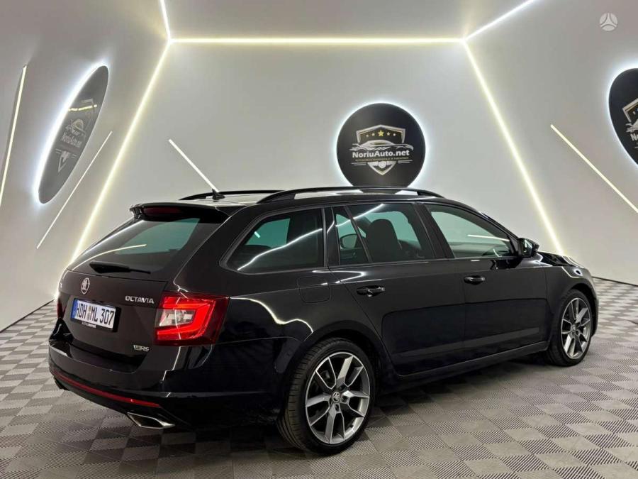 Black Skoda Octavia 2017 in Marijampole, with an engine capacity of 1.97 L and mileage of 240 thousand km for 12999 €, photo 8 on AUTOMOTO.COM.LV