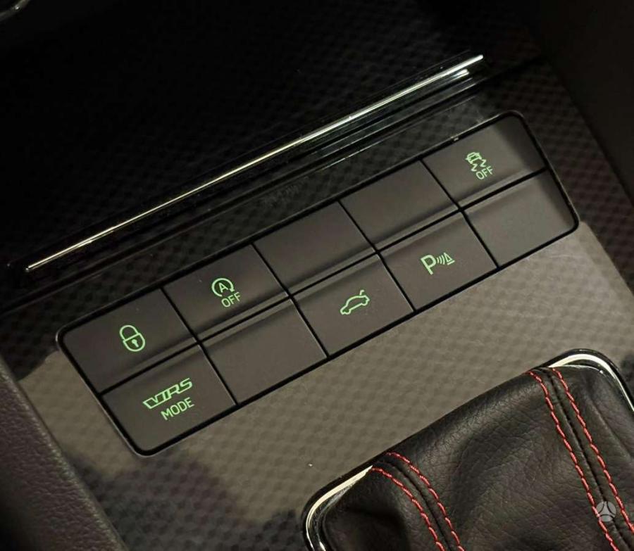 Black Skoda Octavia 2017 in Marijampole, with an engine capacity of 1.97 L and mileage of 240 thousand km for 12999 €, photo 14 on AUTOMOTO.COM.LV
