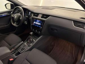 Black Skoda Octavia 2017 in Marijampole, with an engine capacity of 1.97 L and mileage of 240 thousand km for 12999 €, photo 20 on AUTOMOTO.COM.LV