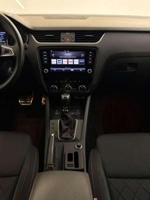 Black Skoda Octavia 2017 in Marijampole, with an engine capacity of 1.97 L and mileage of 240 thousand km for 12999 €, photo 22 on AUTOMOTO.COM.LV