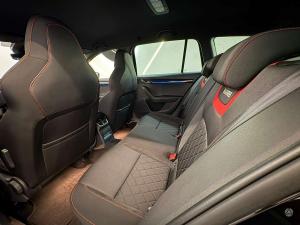 Black Skoda Octavia 2017 in Marijampole, with an engine capacity of 1.97 L and mileage of 240 thousand km for 12999 €, photo 25 on AUTOMOTO.COM.LV
